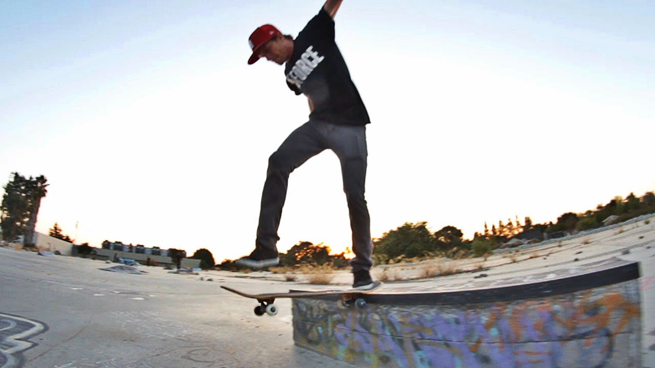 KICKFLIP 1 FOOT BS TAILSLIDE SHOVE OUT - YouTube