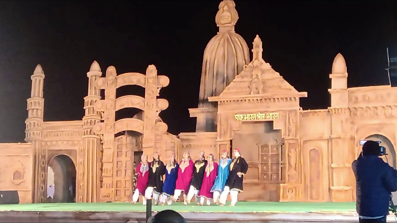 Jammu Kashmir Pahari Dance | Bhoomro Bhoomro | Folk Dance & Folk Song ...