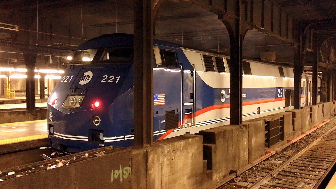 MTA Metro-North GE Genesis P32AC-DM #221 led service at Grand Central ...