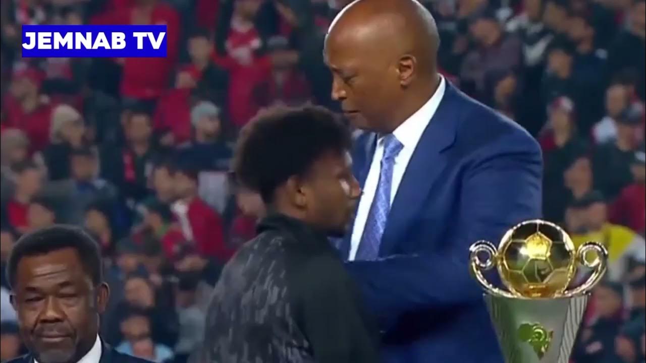 WACHEZAJI WA YANGA SC WAKIVAA MEDALI ZA MSHINDI WA PILI KOMBE LA SHIRIKISHO AFRIKA - YouTube