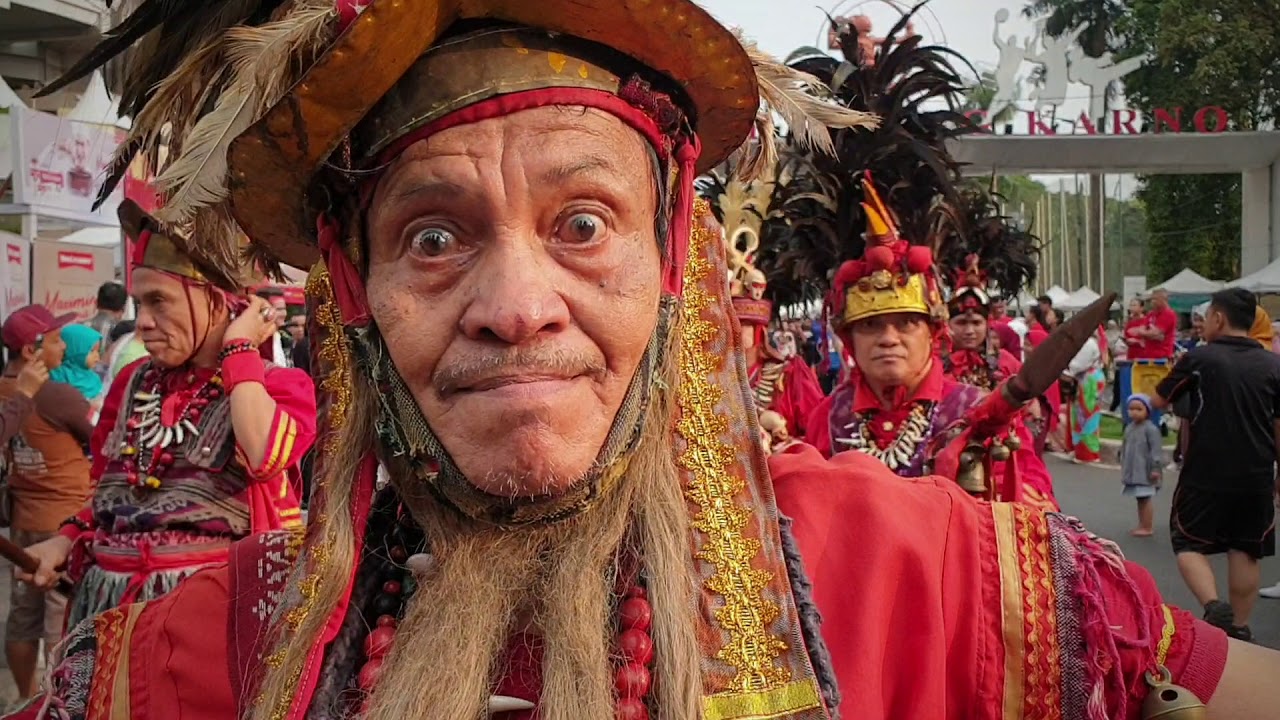 KABASARAN DANCE FROM MINAHASA - YouTube