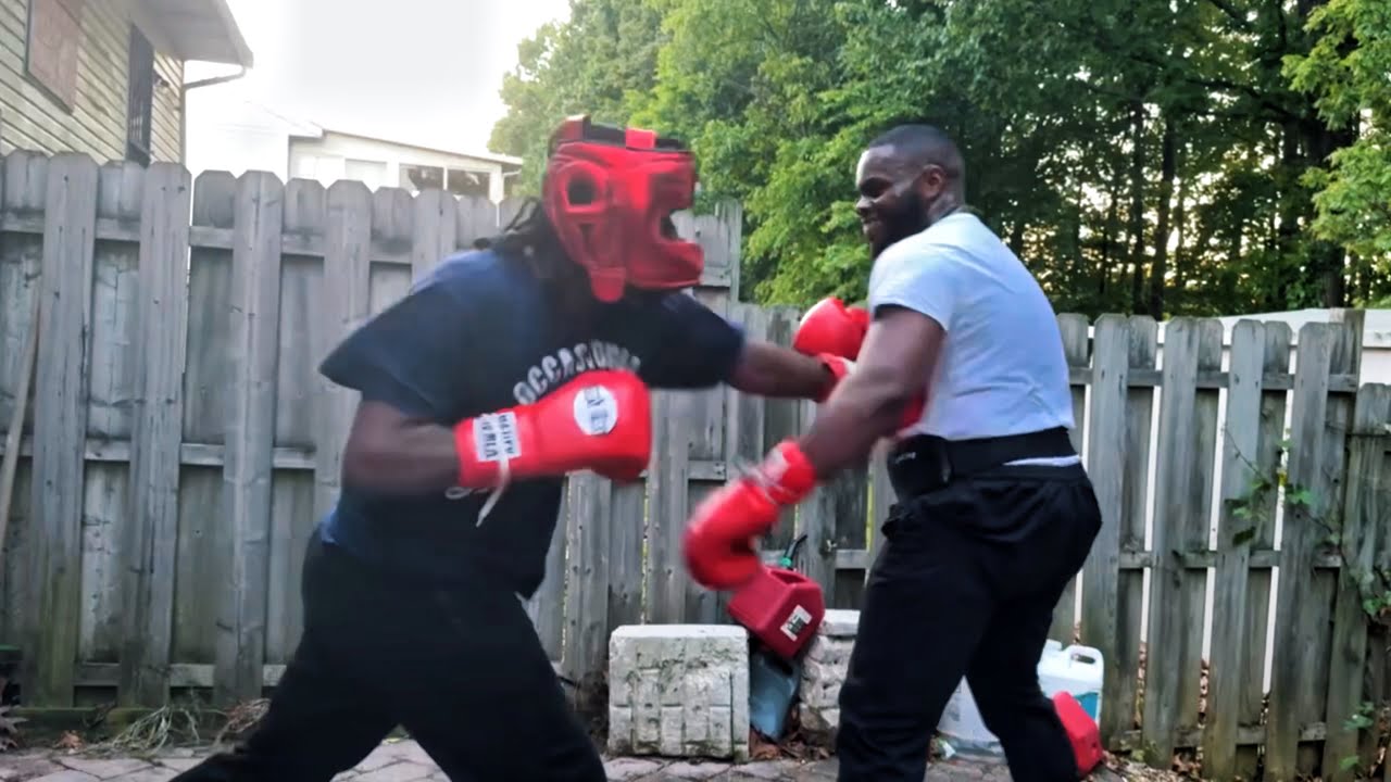 Sparring A HEAVYWEIGHT CHAMPION! - YouTube