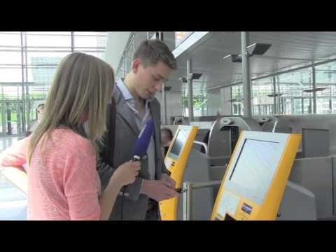 Ready for take off! - Gepäckaufgabe am Check-in Automat - YouTube