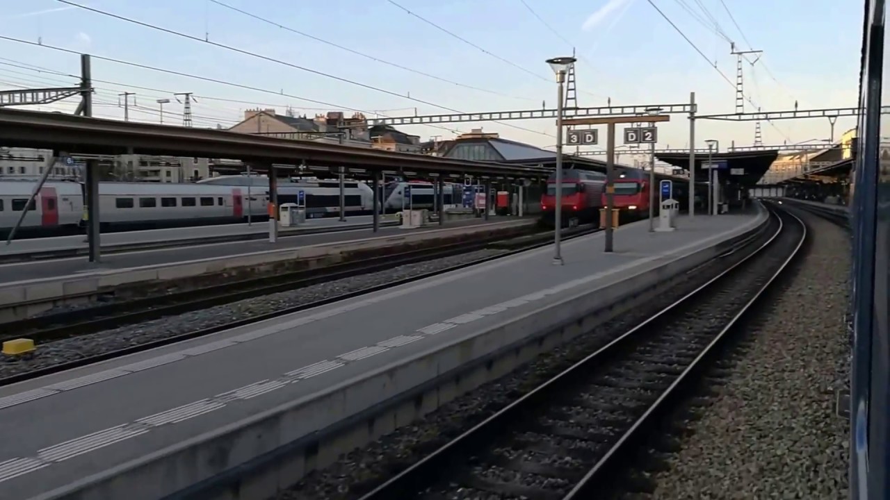 [Premiers pas] Train Lancy Pont Rouge - Coppet, arrivée en gare de ...