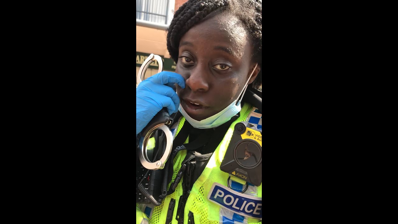 Police Officer “It’s irrelevant Covid right now” - YouTube