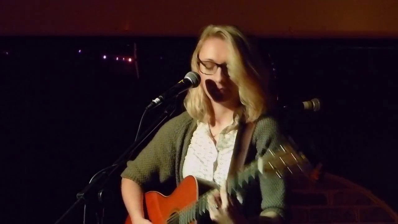 Charlie Mucklow - Hey There Delilah - YouTube
