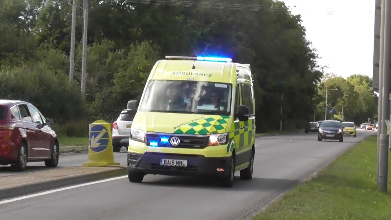 Elite EMS Double Crewed Ambulance Responding in Aylesbury! - YouTube