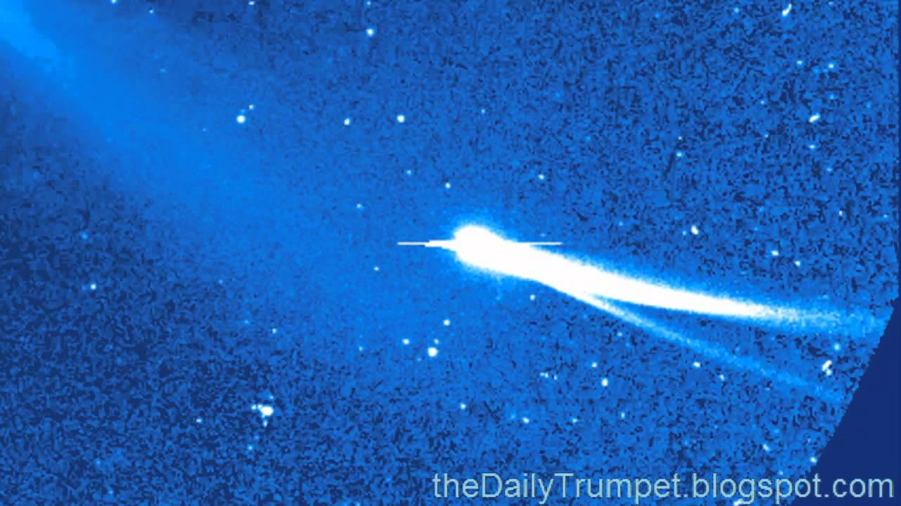 Comet Lovejoy HAS TWO TAILS - and even A SPLIT TAIL! Wow - Awesome ...
