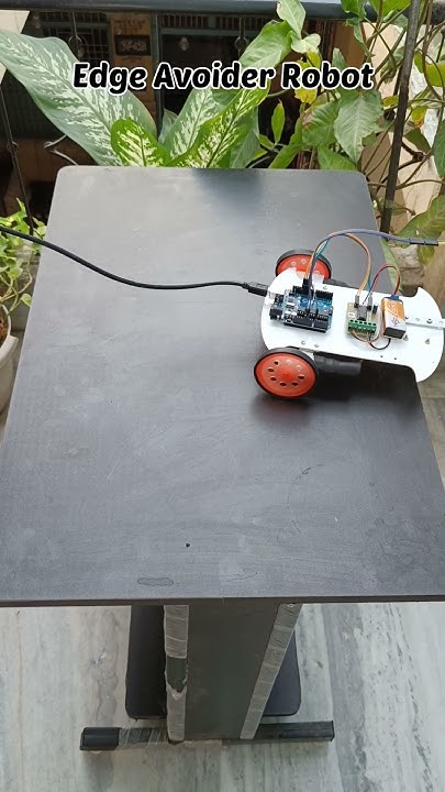 Wow Edge Avoider Robot 🪄 🫡🥳 Arduinoproject Shorts Viral Youtubeshorts Youtube