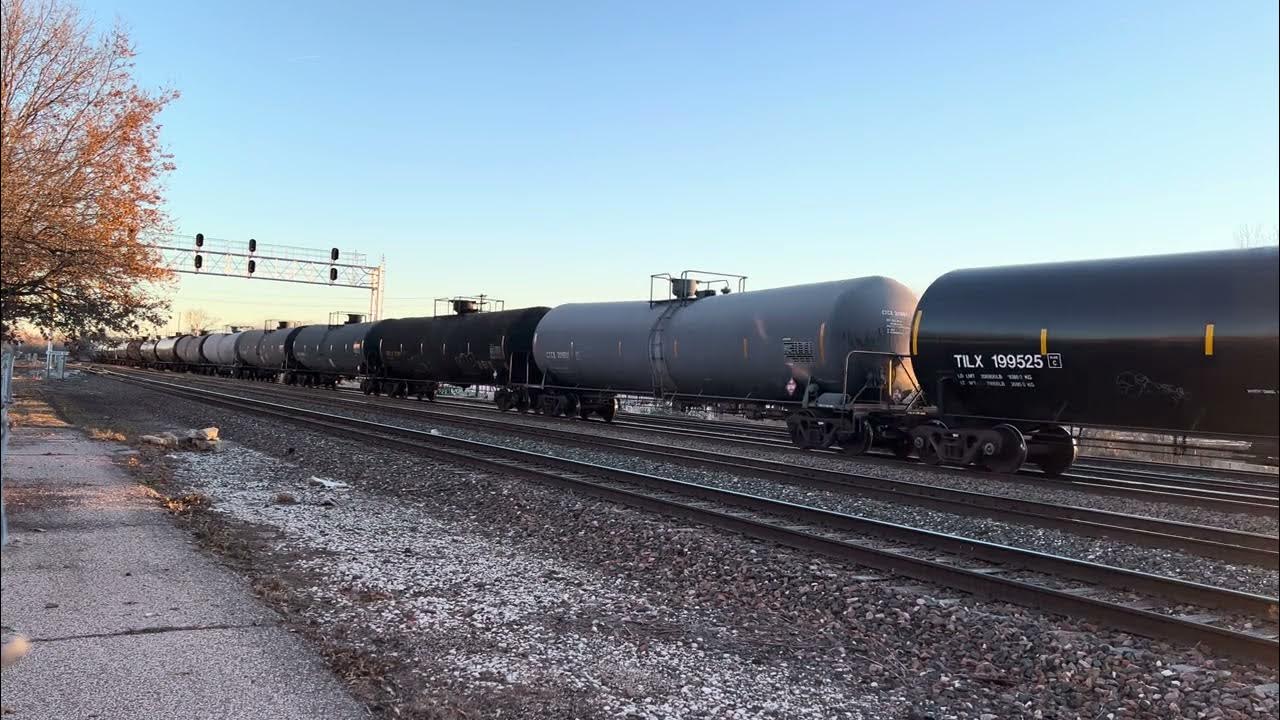 BNSF 6941 coming in hot and stopping for the local 9 - YouTube