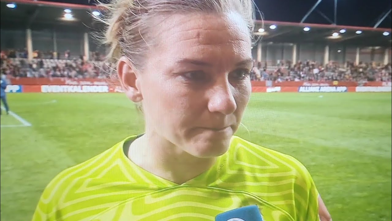 Alexandra Popp Interview | FC Bayern vs VFL Wolfsburg 1:0 - YouTube