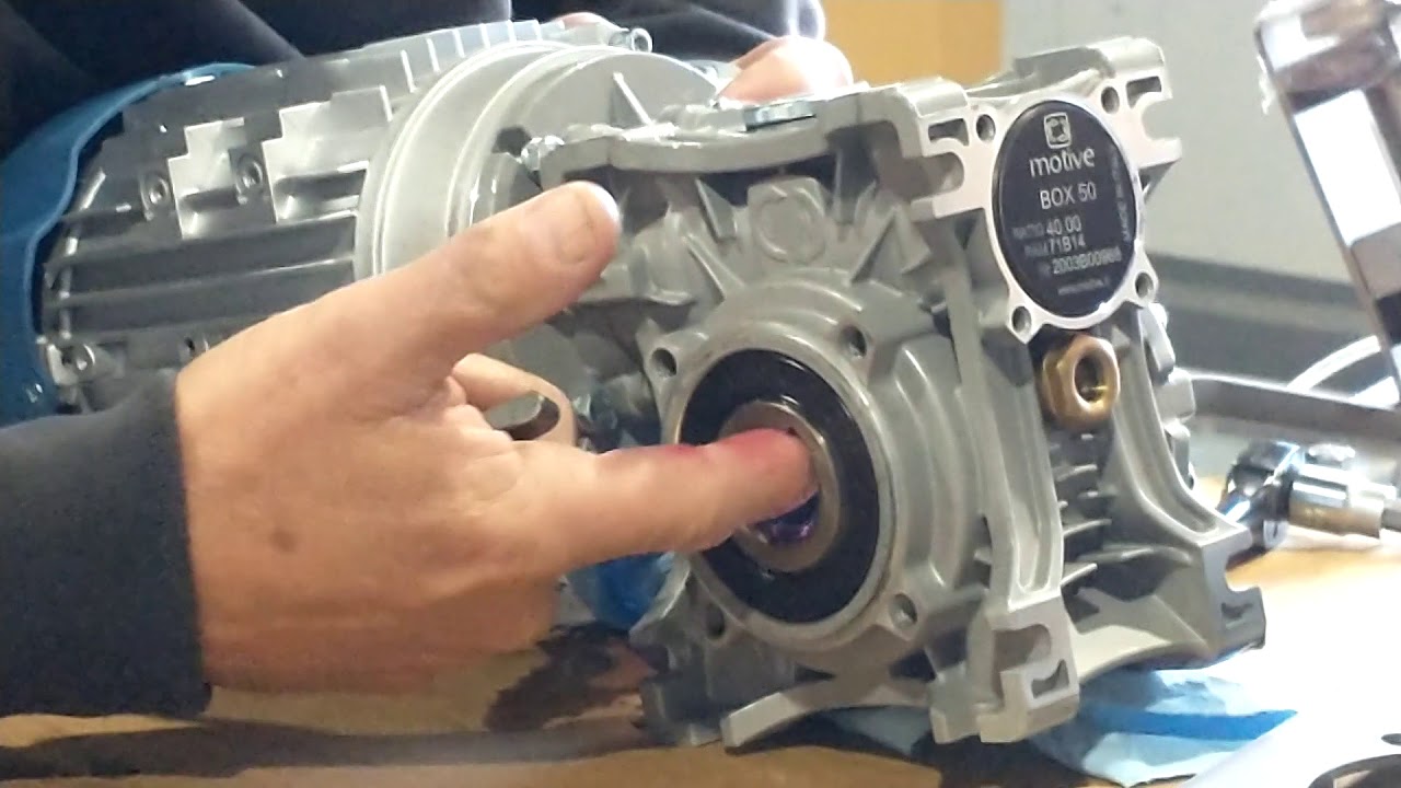 flock chamber gearbox oil service MD Press - YouTube