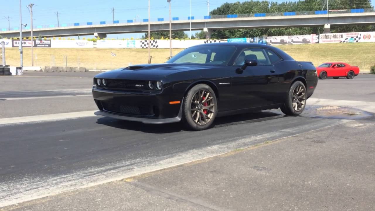 Best Video of 2015 Dodge Challenger SRT HellCat BurnOut - YouTube