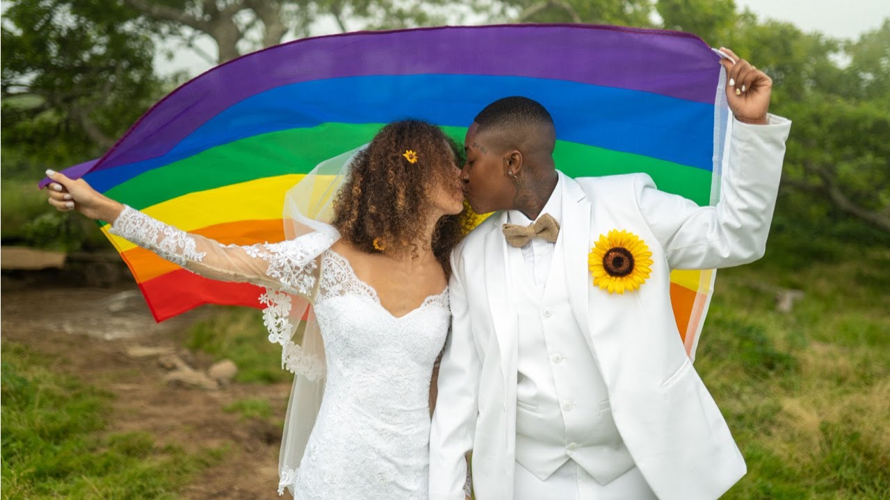 HOW WE MET | FIRST DATE | WEDDING WEEKEND #lgbtqfamily #2moms #lovewins ...