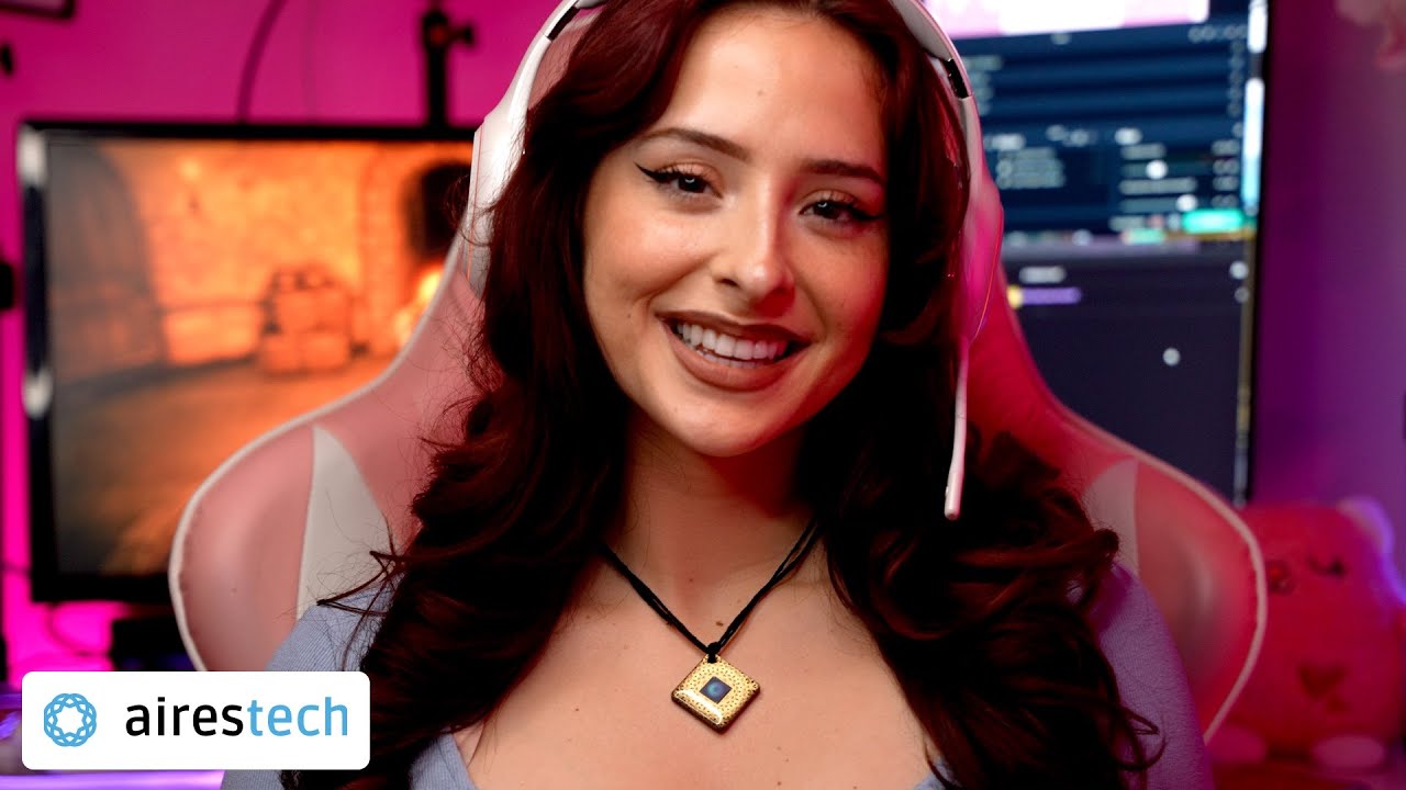 Twitch Streamer Reveals Her Favorite Gaming Hack! - YouTube