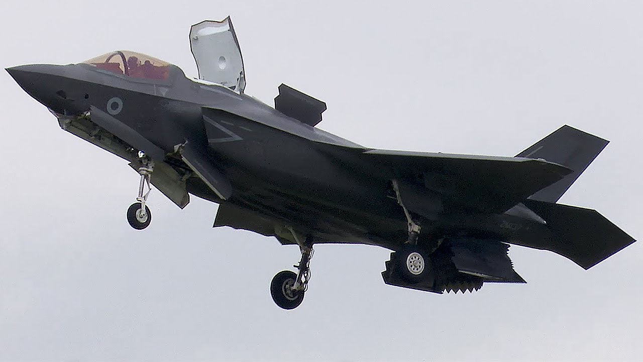 Wild RAF F-35B Lightning II display - RIAT 2016 RAF Fairford - YouTube