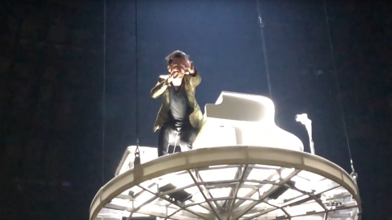 P!ATD PFTW tour buffalo NY 2019 (he waved at us) panic at the disco ...