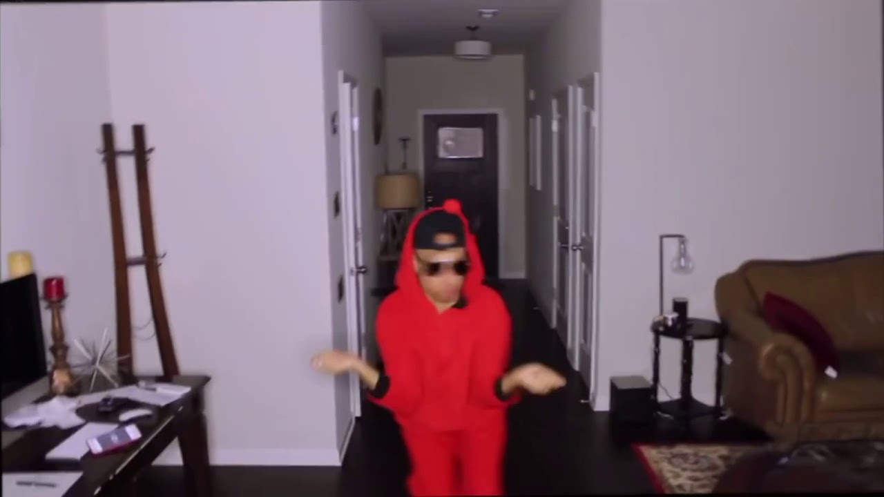 LARRAY - first place (official Music video) 👑🧢🧢 - YouTube