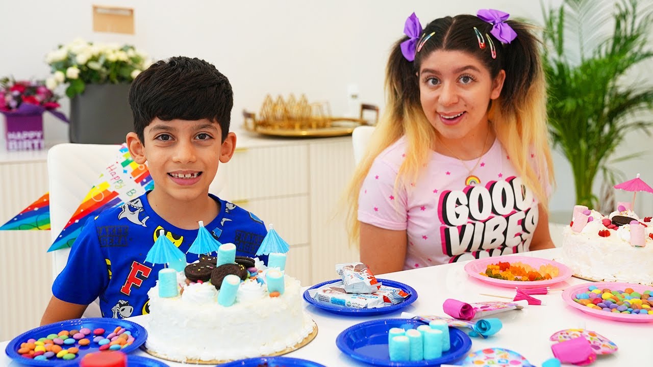 Jason and Sara both make Birthday Cakes at Party - YouTube