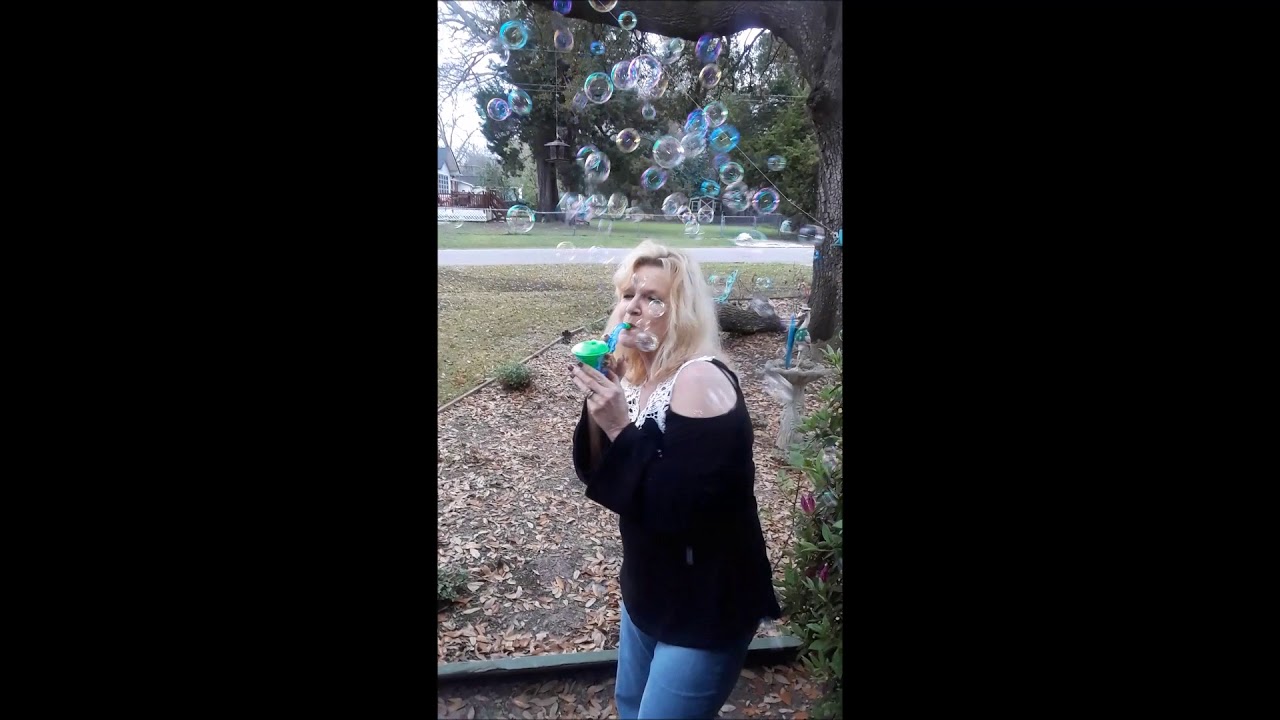 BUBBLE SAXOPHONE from Amazon - YouTube