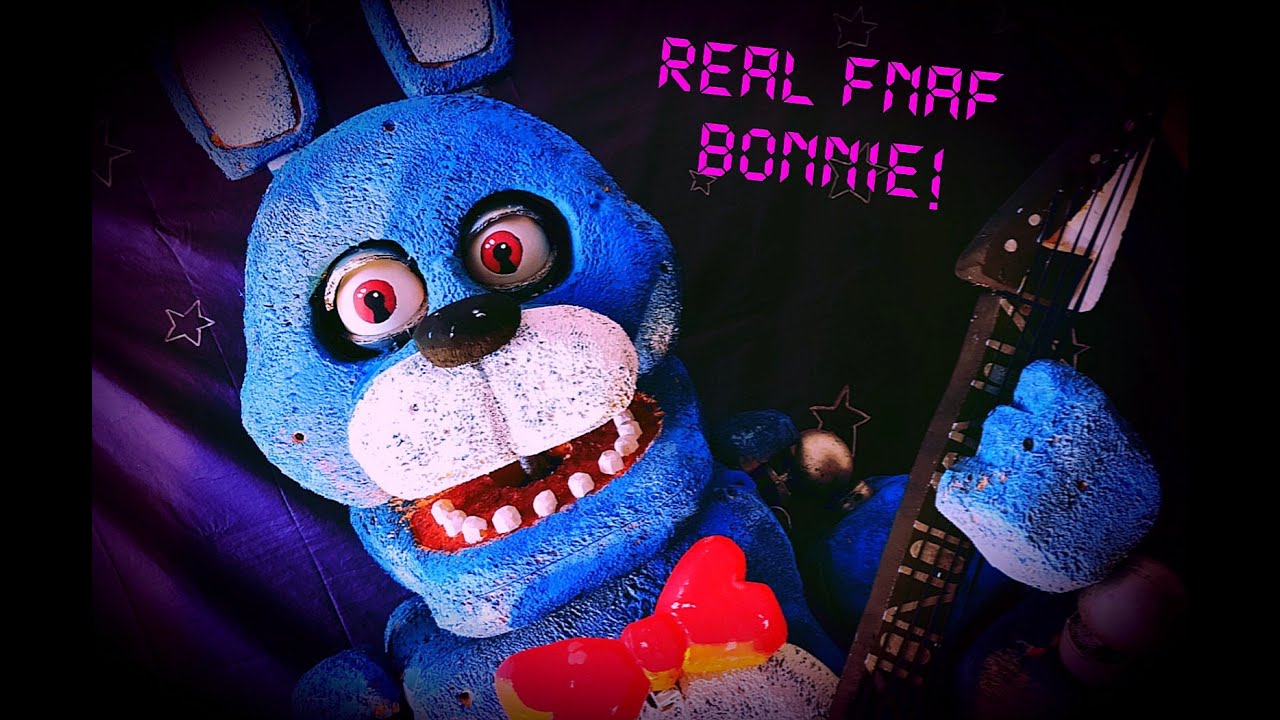 [FNAF LIVE-ACTION] REAL BONNIE! - YouTube