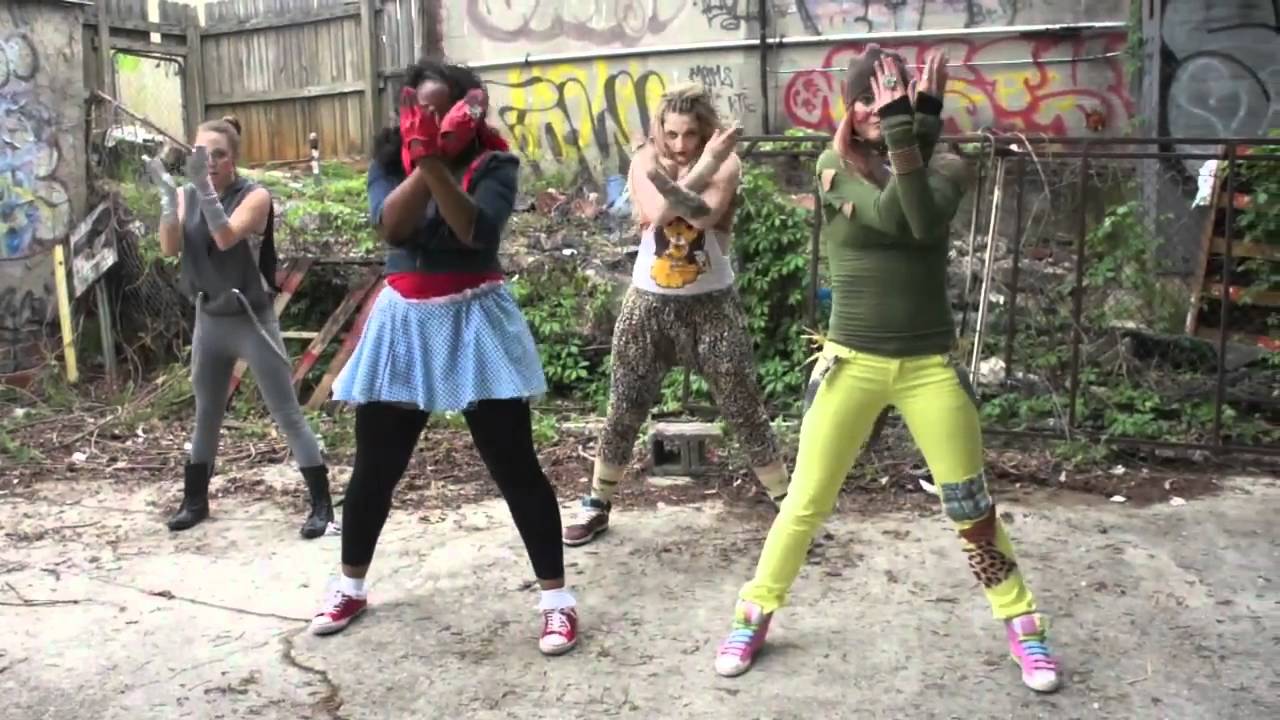 Kesha "Sleazy" - Featuring EleKtriK Dance Crew - YouTube