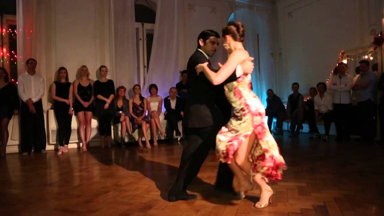 German Ballejo & Magdalena Gutierrez, Tango Navidad - YouTube