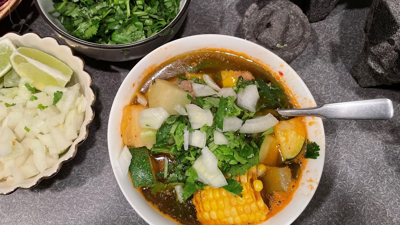Como hacer una Sopa De Rabo/Cola de Res (RECETA ESTILO MEXICANO) - YouTube