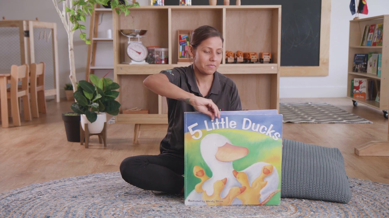 5 Little Ducks: Story Time with Lifelong Learning Centres - YouTube