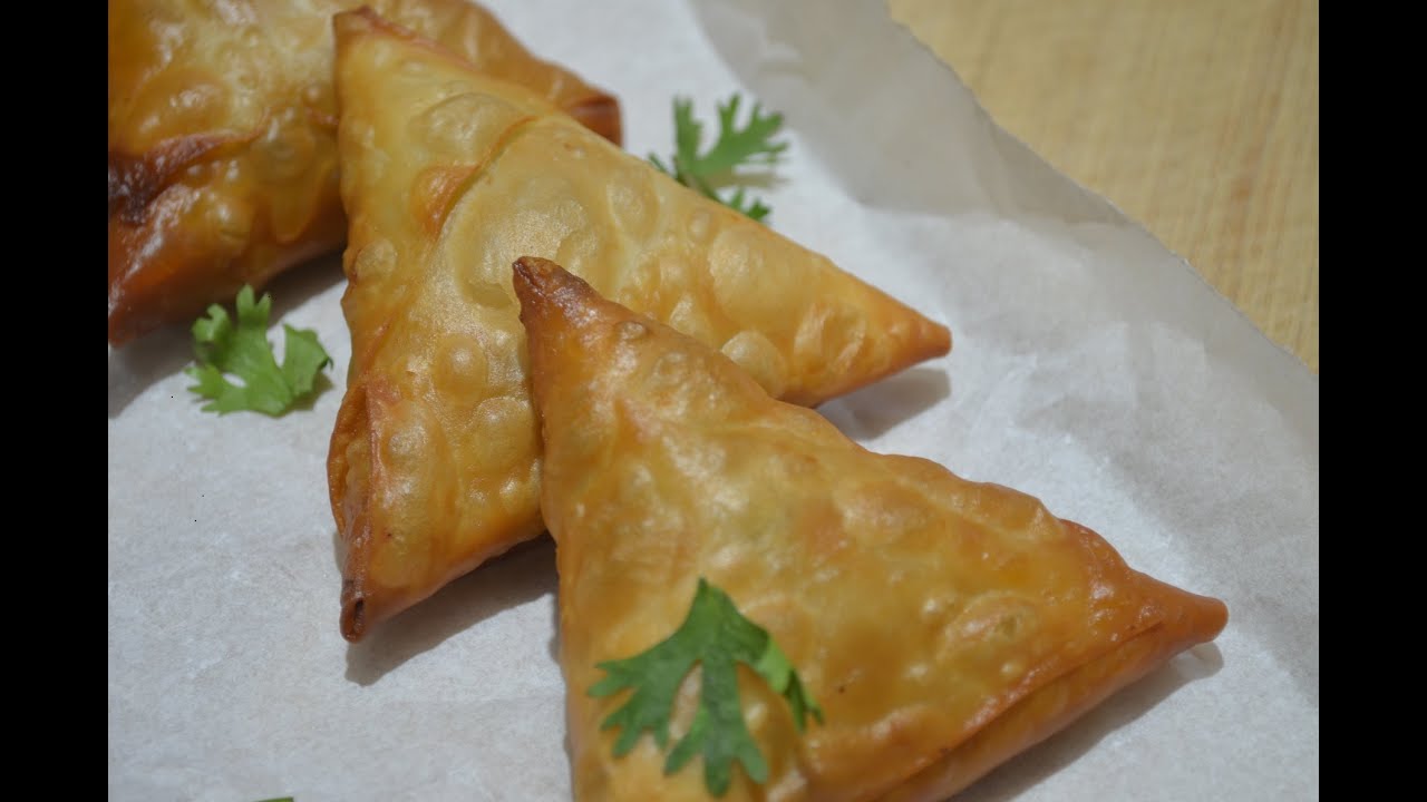 Making of chicken and peas samosa for iftari | Chicken samosa recipe by ...