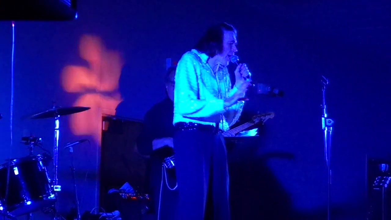 Neil Diamond Tribute Artist Steve Richards ~ " Heartlight " - YouTube
