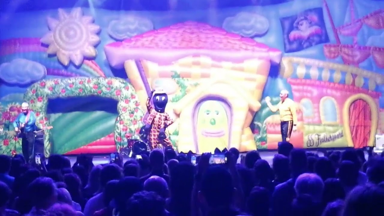 The OG Wiggles Reunion Tour Concert in New Zealand - YouTube