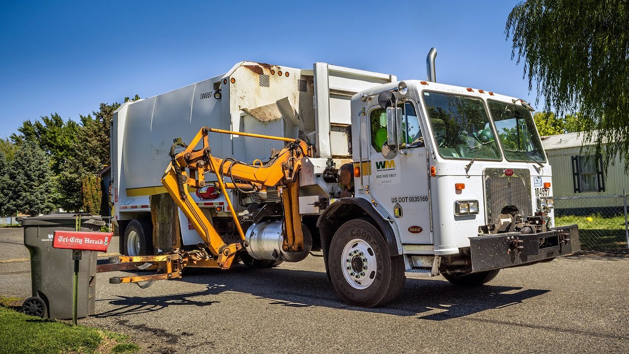 Peterbilt 320 - Labrie Automizer CoolHand Garbage Truck - YouTube