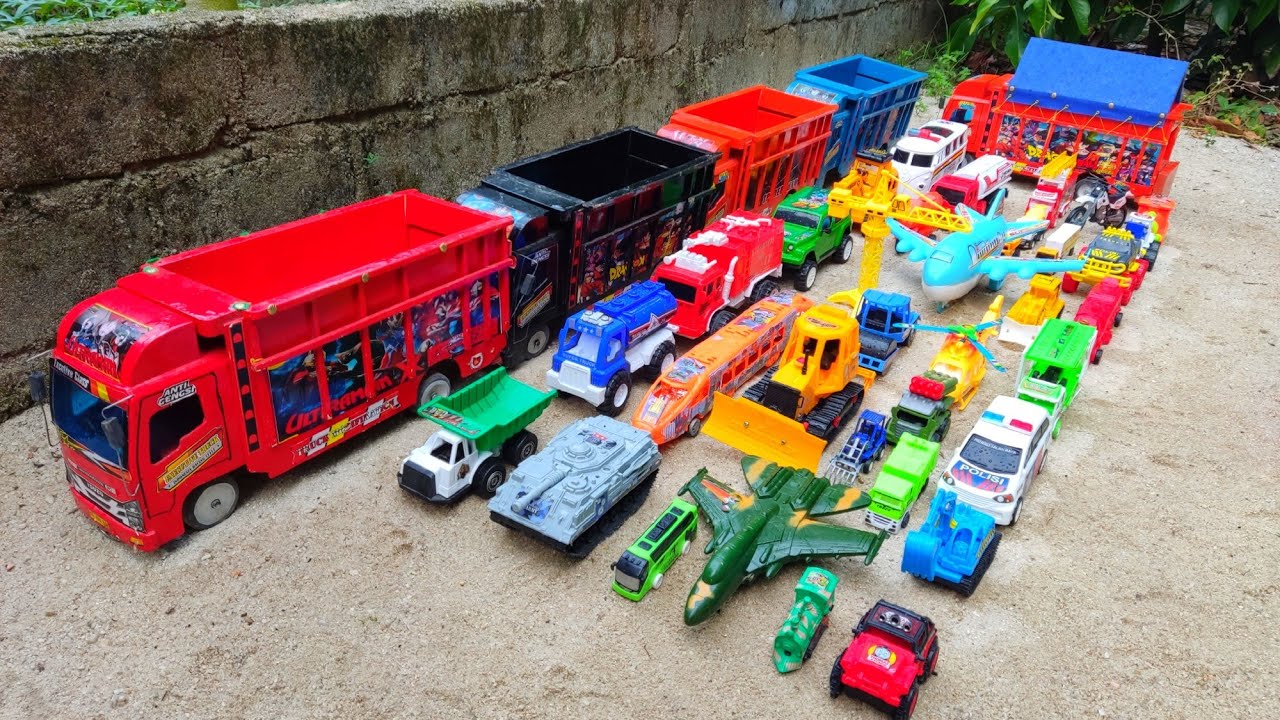 Mobil Truk Tronton Panjang Penuh Mainan Mobilan Excavator Pemecah Batu ...