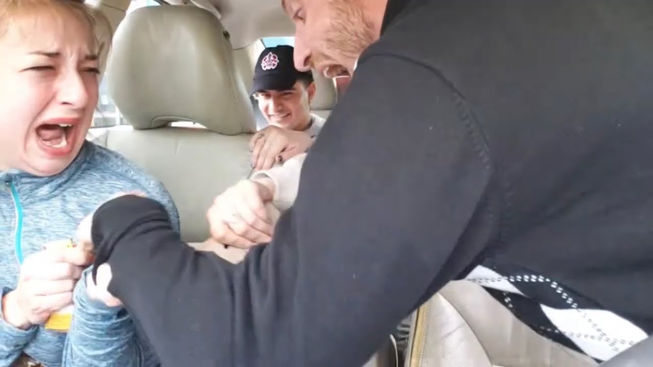 (Attila Bakk) “Freaks Out” #livestream #irl #freakout - YouTube