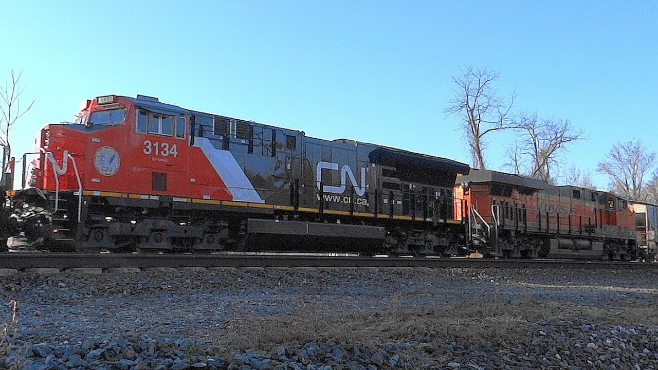 Canadian National #3134 & BNSF #6758 On CSX Freight Train - YouTube