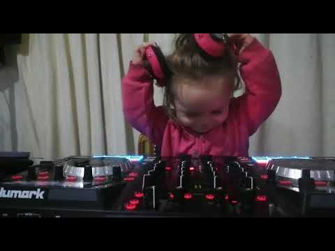Antonella Ramirez dj bebe