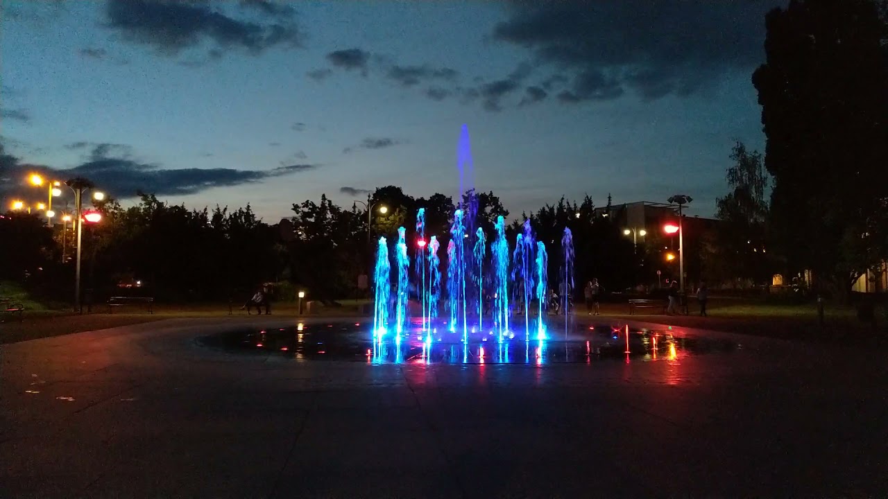 波蘭-托倫(Torun):大都會噴泉(Cosmopolis Fountain)音樂水舞 - YouTube