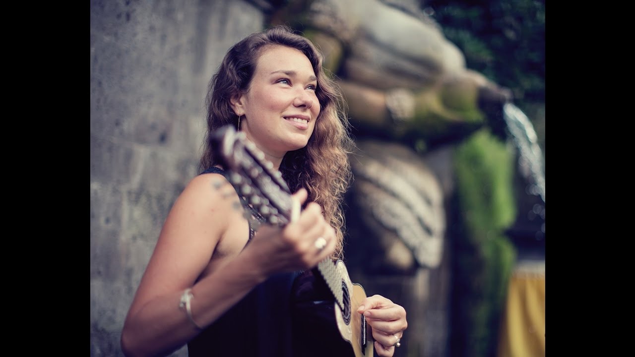 Peia Luzzi ~ Que mi medicina {MIRRORED} - YouTube