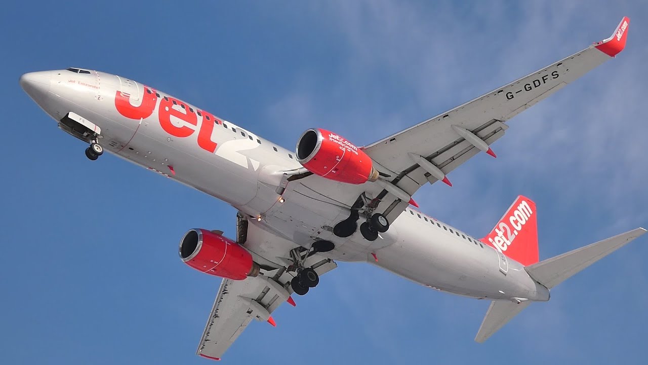 Boeing 737 Jet2 - YouTube