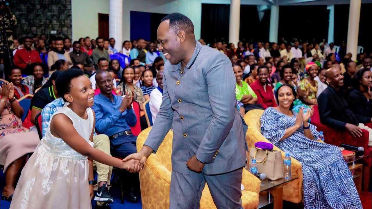😭😭MANAWE MBEGA UMUNEZERO UBAYE MUGITARAMO CYU BUSABANE FOURSQUAR - YouTube