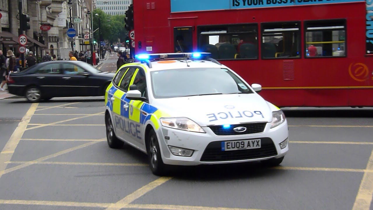 British Transport Police Ford Mondeo Estate London Responding - YouTube