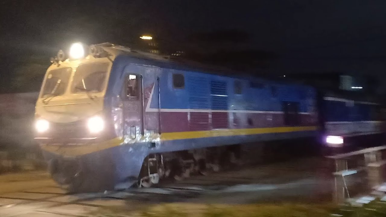 [Máy Mờ] D19E-945 Kéo SE20 Qua Chắn Trung Nghĩa(18h18-5/1/2024) - YouTube
