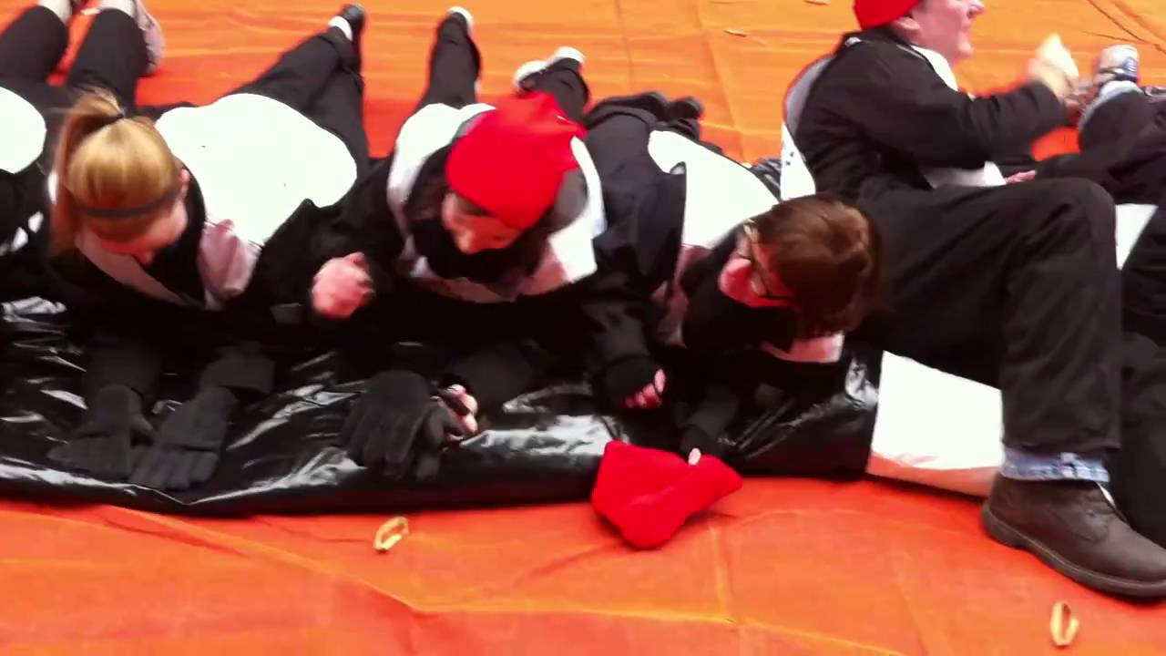 Deflating the WIMPY KID balloon after Macy's Day Parade - YouTube