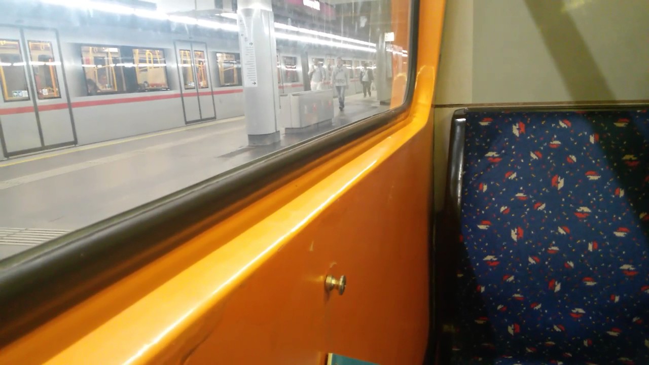 U2 Typ U2 Schottentor-Schottenring in Wien - YouTube