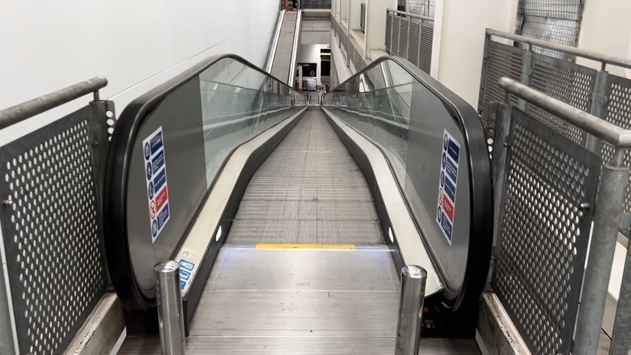 Huge KONE Travelator ride (3/4) at B&Q Store in Stevenage, England ...