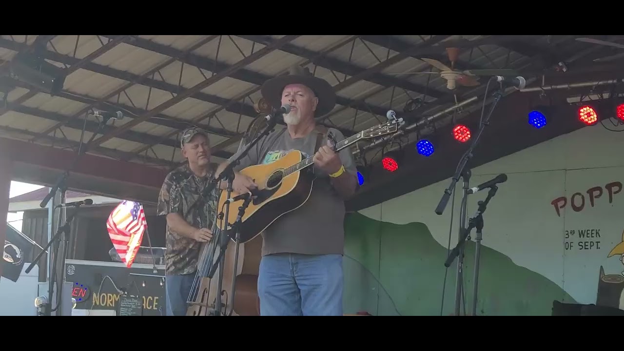 Poppy Mountain Theme Song Johnny Horton And Todd Bowling on bass - YouTube