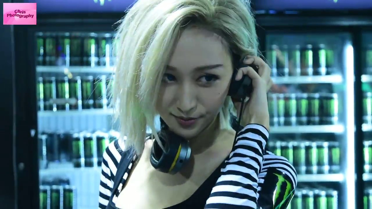 樂宜 LokYii DJ SHOW @ 動漫節 - YouTube