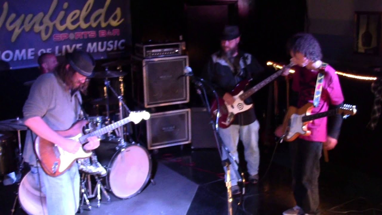 TRAVIS DAIGLE ROCKY MOUNTAIN WAY WYNFIELDS - YouTube