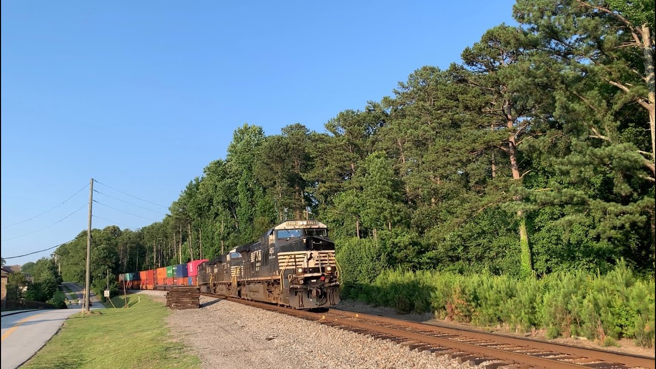 NS 4253 Leads NS 243 Thru Norcross, GA 6/24/2023 - YouTube
